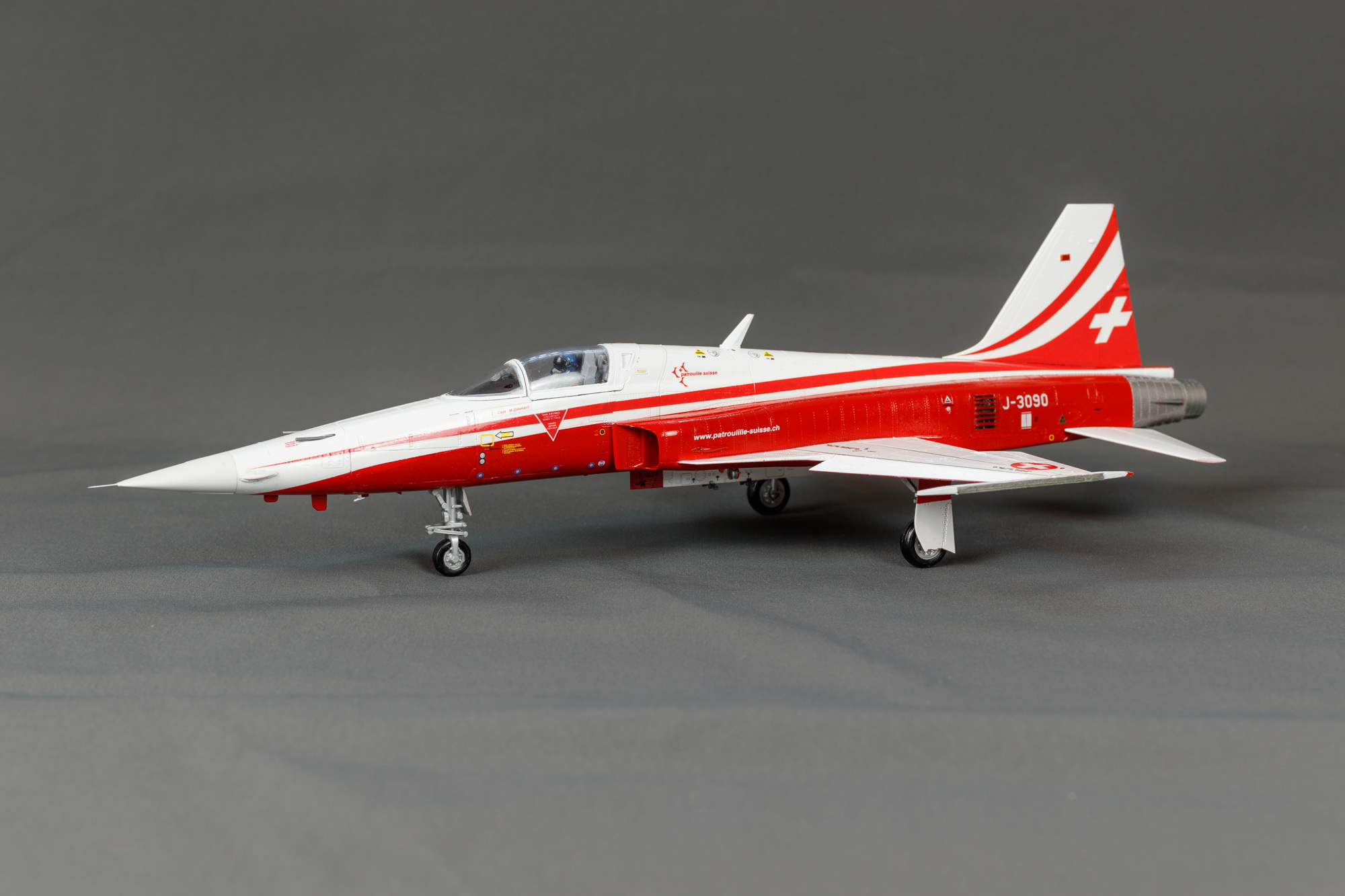 1/48 F-5E Patrouille Suisse (AFV Club) - Ready for Inspection - Aircraft - Britmodeller.com
